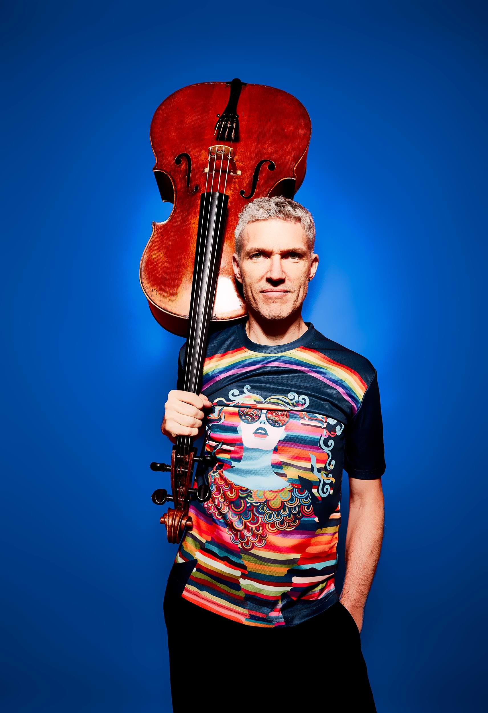 Photo/bio/download - Matthew Barley - Cellist