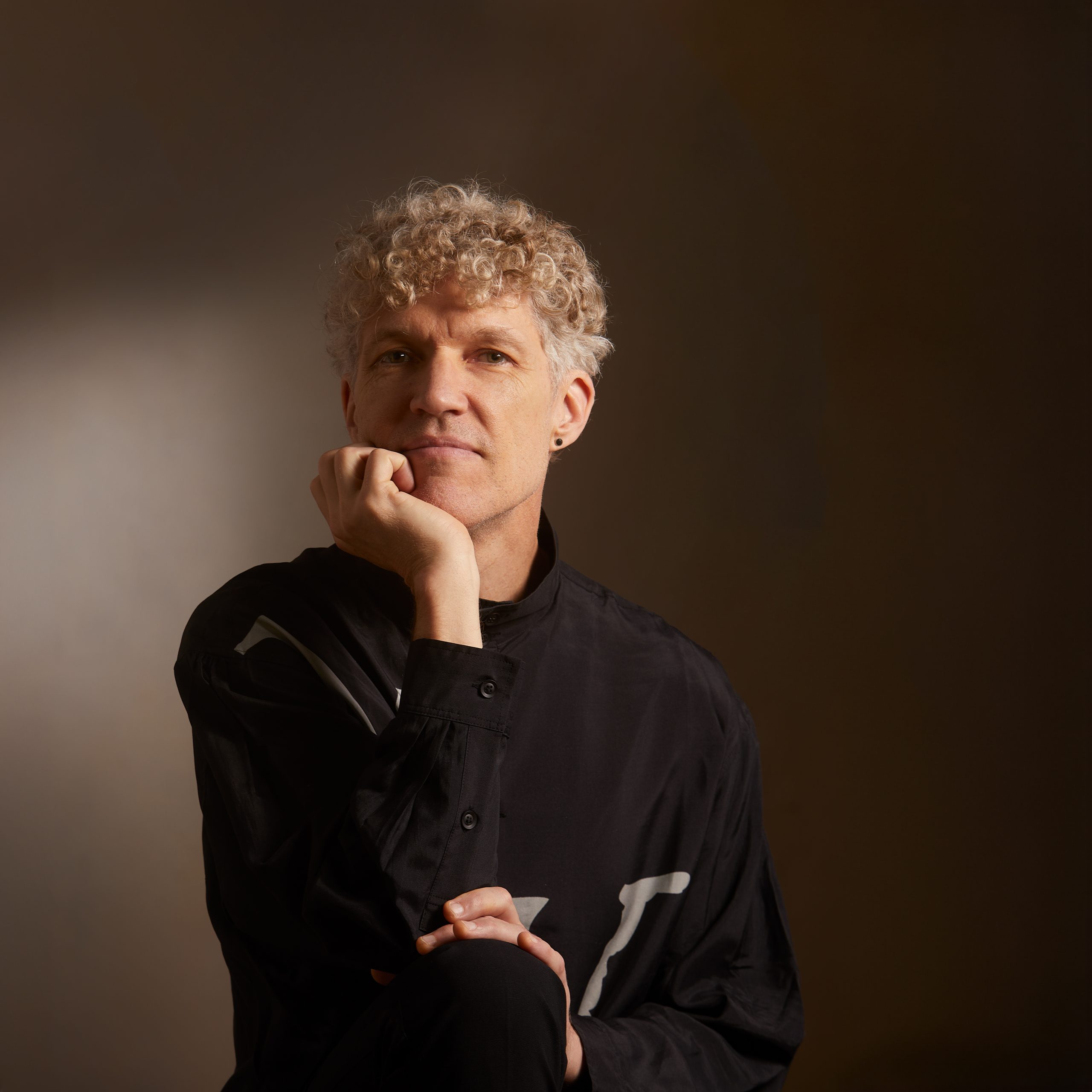 Photo/bio/download - Matthew Barley - Cellist